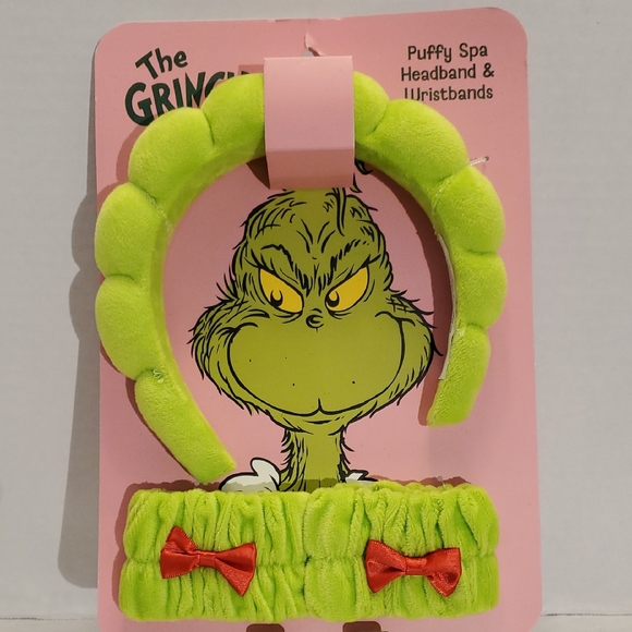 The Grinch | Bath & Body | The Grinch Puffy Spa Headband Wristbands Set ...
